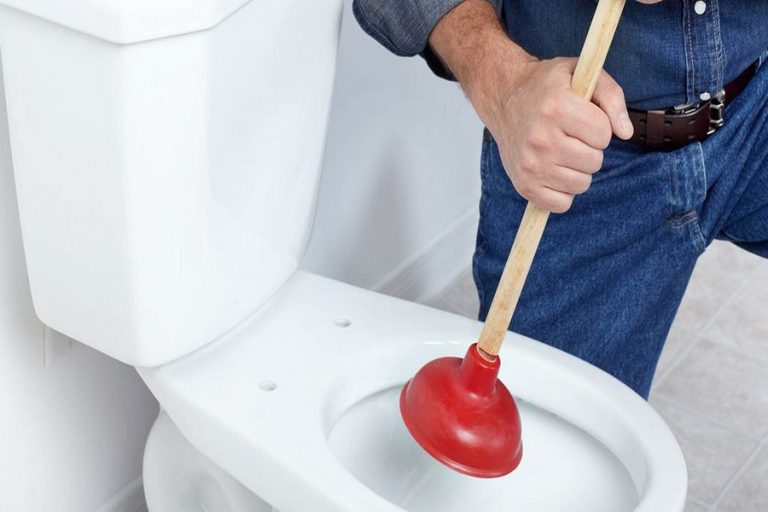 Cách Khắc Phục Tình Trạng Bồn Cầu Xả Nước Bị Trào Ngược – bTaskee