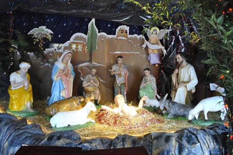 Top 4+ Cách Làm Hang Đá Giáng Sinh Đơn Giản Tại Nhà – bTaskee